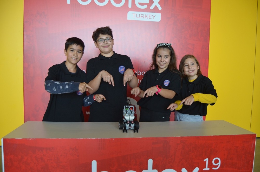 Akdeniz Üniversitesi Takımı Lego Sumo, Robotex Turkey Festivali'nde ...